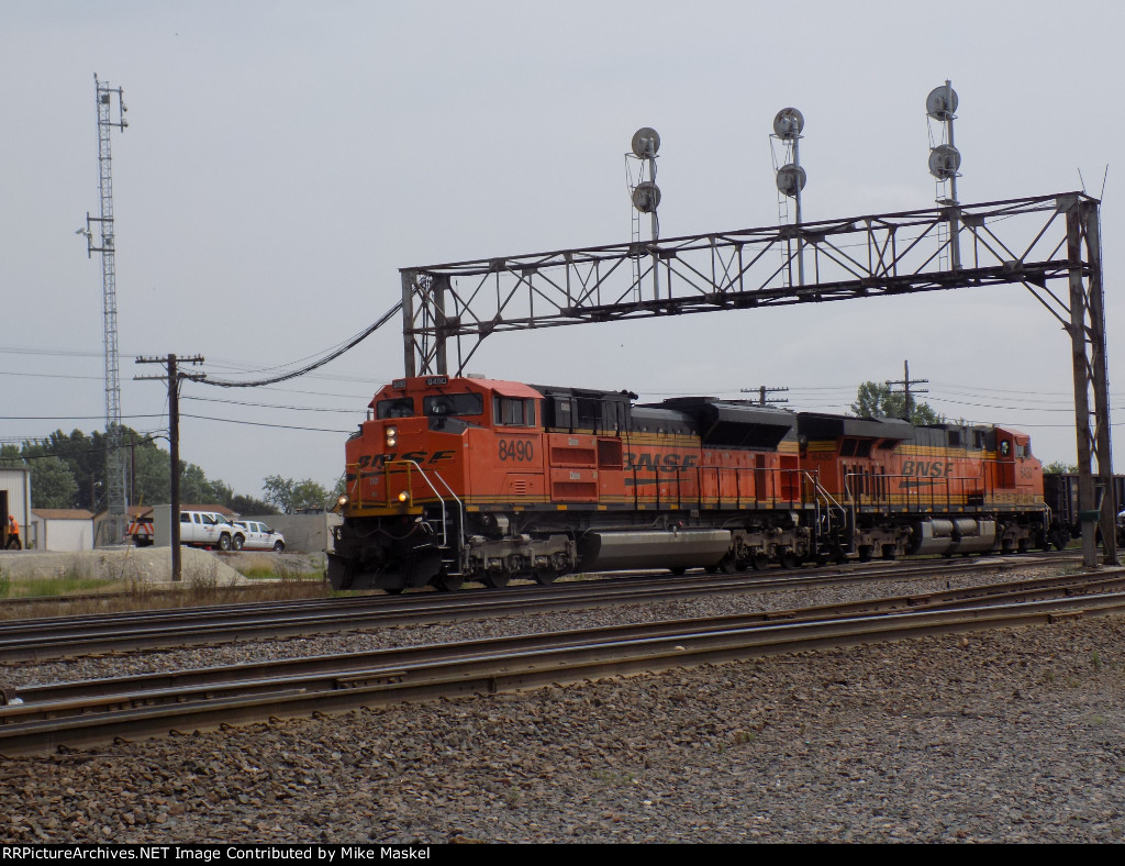 BNSF 8490